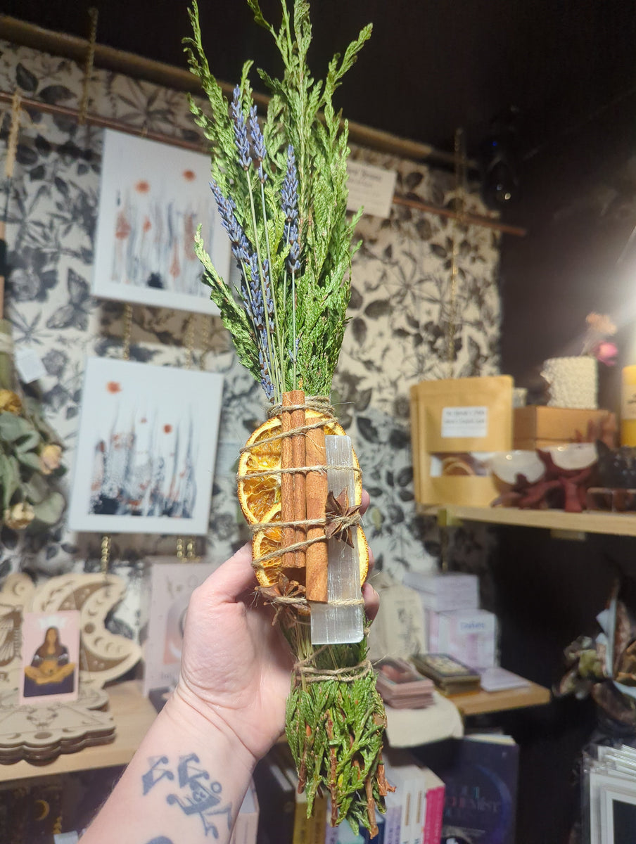 Cedar Bundle – The Hermit's Path